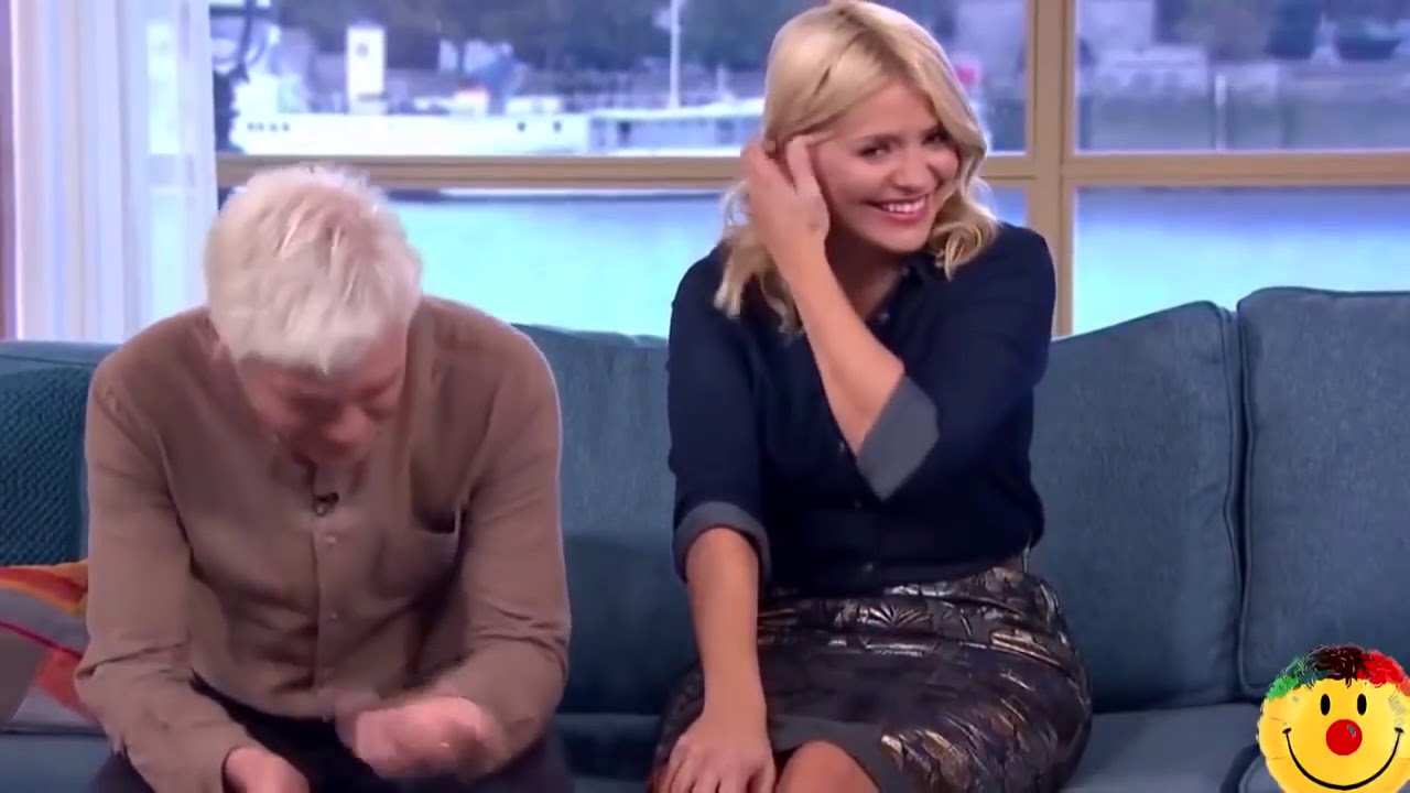 CRAZY FUNNY HOT FEMALE TV REPORTERS FAIL COMPILATION 2019 - YouTube