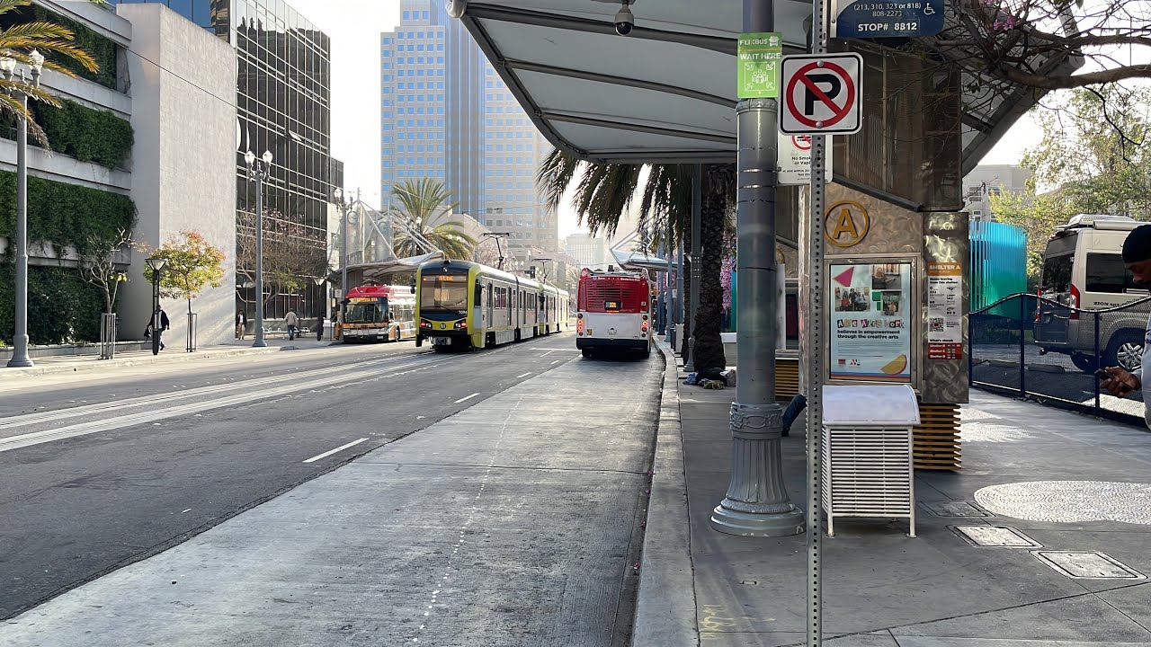 Long Beach Transit Mall Busfanning/Railfanning - YouTube
