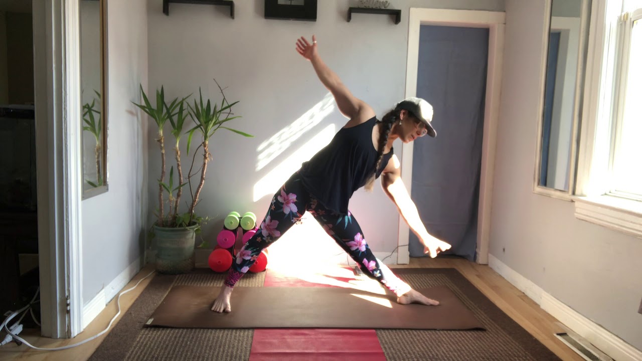 Yoga Flow 30 minute practice 🧘🏻‍♀️ - YouTube