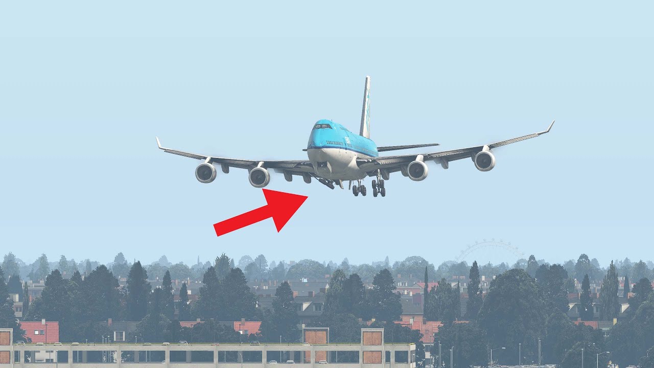 Incredible Pilot Saved All Passengers During Emergency Landing - YouTube