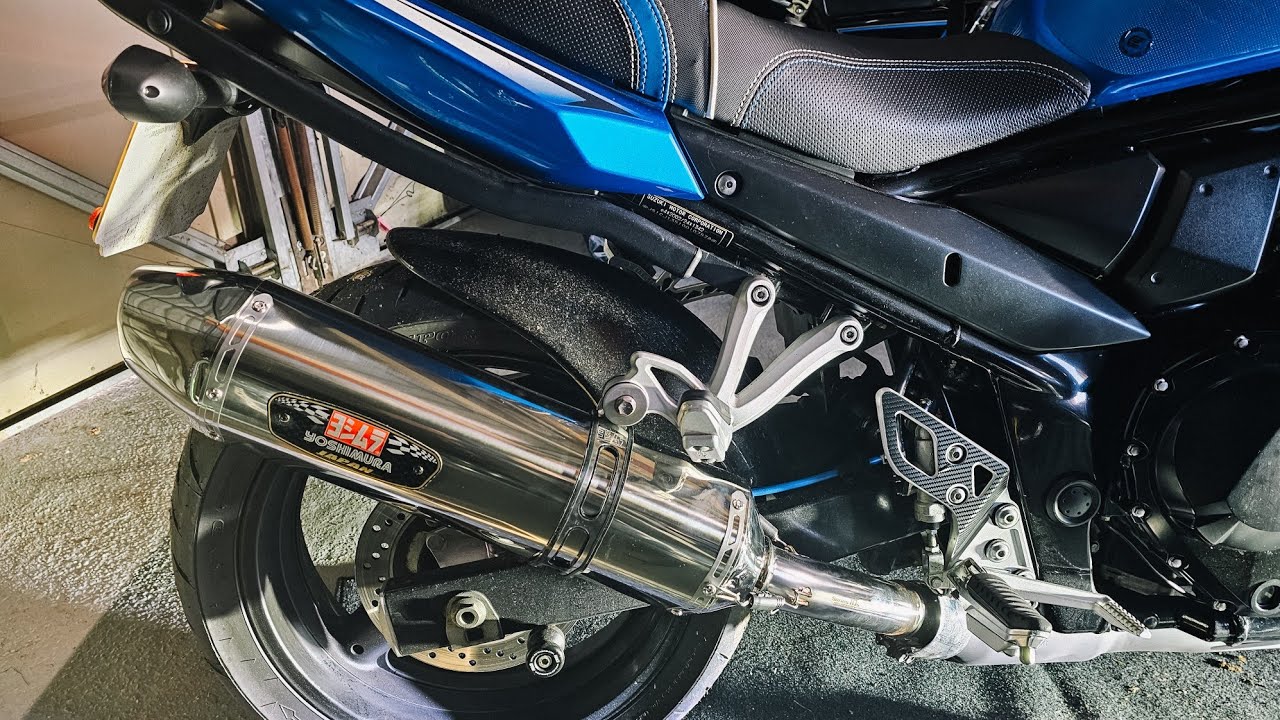 Suzuki GSX650F original exhaust vs Yoshimura - YouTube