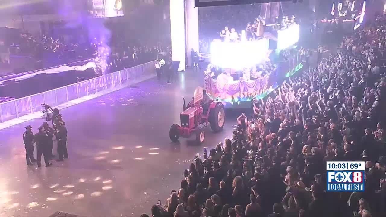 NOPD Chief Anne Kirkpatrick rolls in Endymion - YouTube