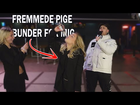 Spørger Fulde Unge I Byen Om De Ville Bunde En Flaske For Velgørenhed