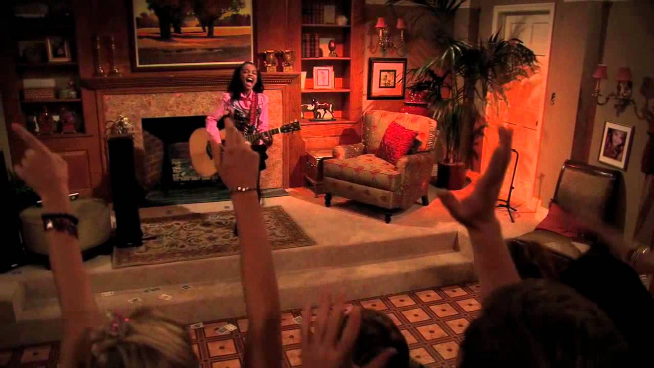 China Anne McClain in ANT Farm - Dynamite COVER - YouTube