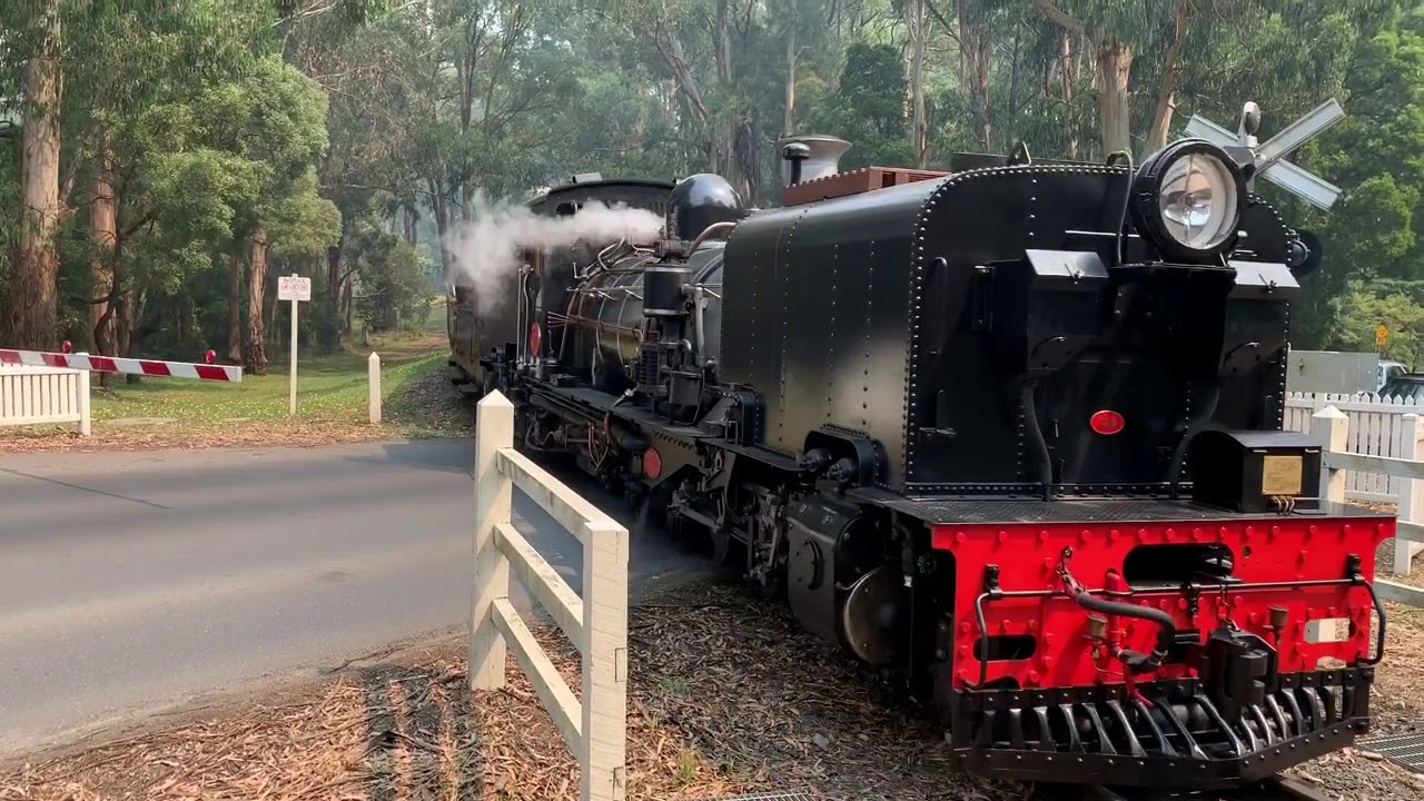 Puffing Billy - YouTube