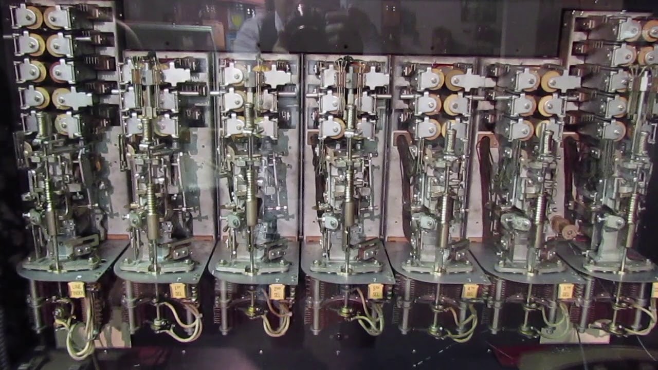 How a Rotary Phone Works - YouTube