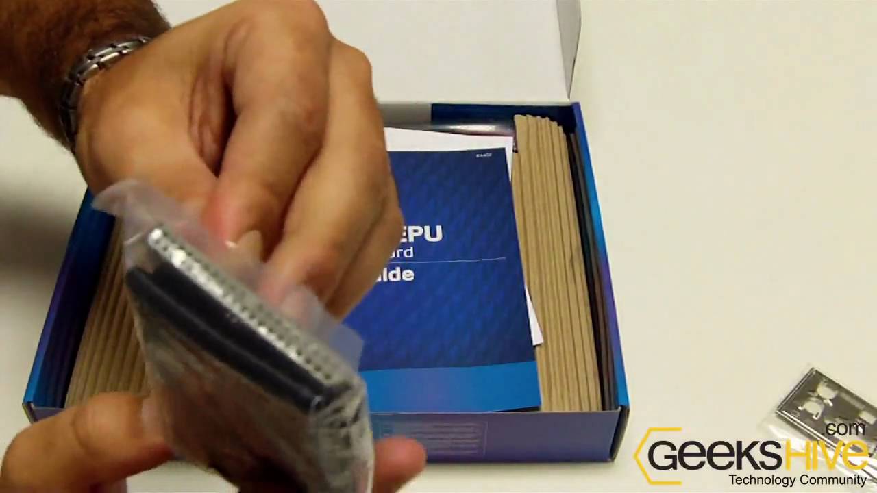 ASUS P5KPL-AM uATX Motherboard (P5KPL-AM/EPU) unboxing by geekshive.com ...