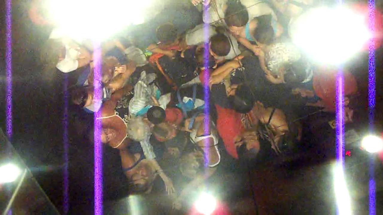 337) Singing on the elevator - YouTube