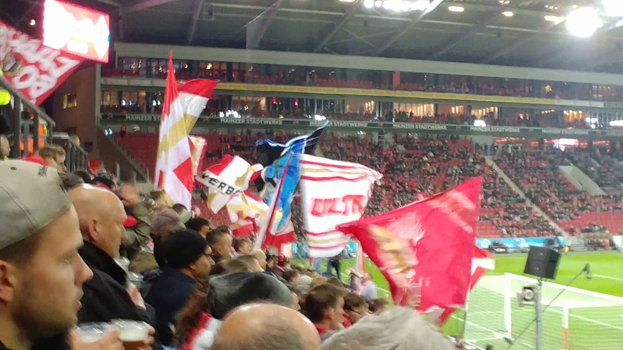 Mainz 05 Ultras Fans singen Mainzer lebt Mainz forza Mainz lebt - YouTube