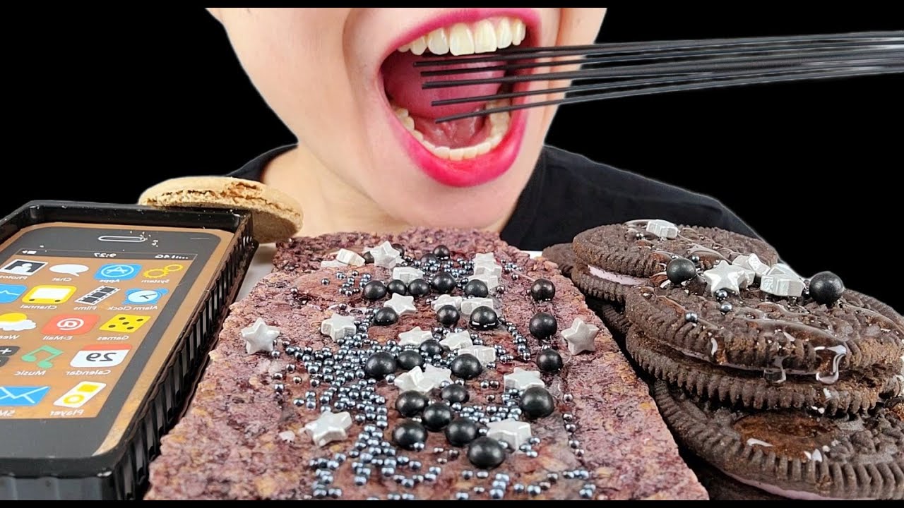 new ruby Sweet Oreocuri and cell phone-shaped chocolate Galaxy ...