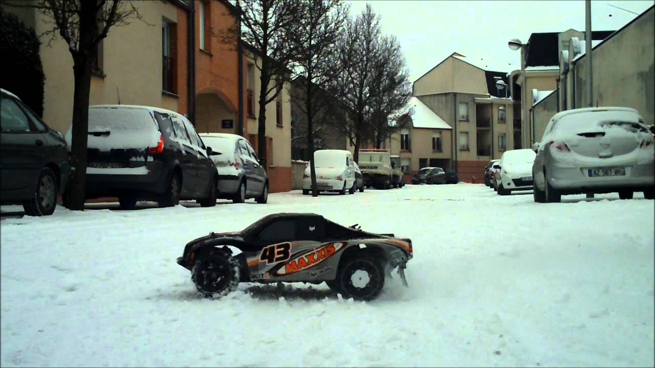 Hpi blitz run in the snow - YouTube