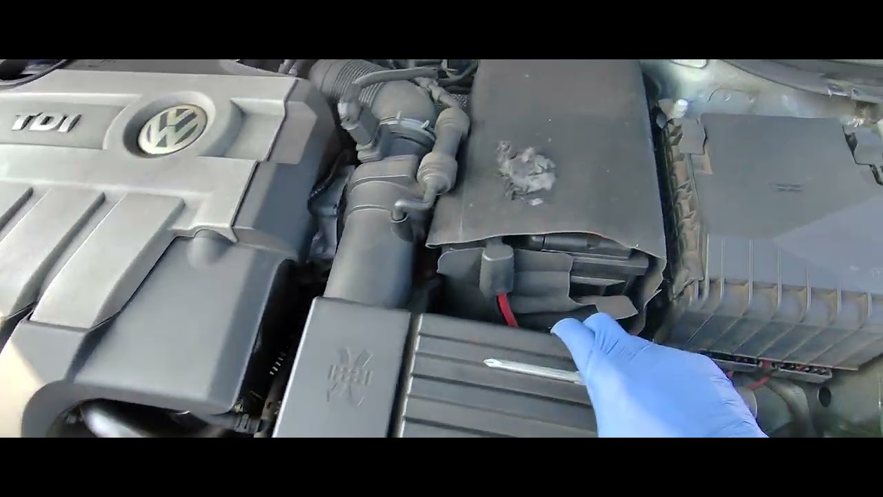 VW Passat Air filter box opening and replacement - YouTube