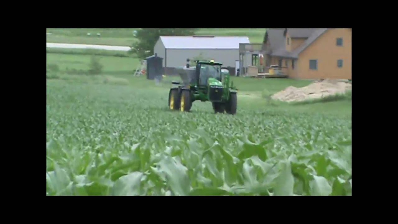 John Deere 4930 Top Dressing Corn - YouTube