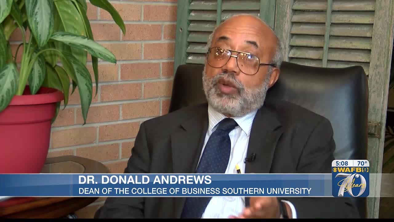 Ford, UAW reach tentative deal - YouTube