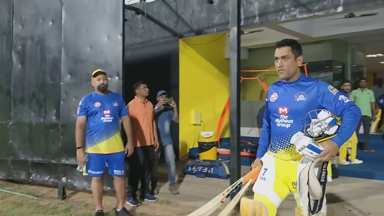 MS DHONI entry in ground ।। ipl 2019 - YouTube