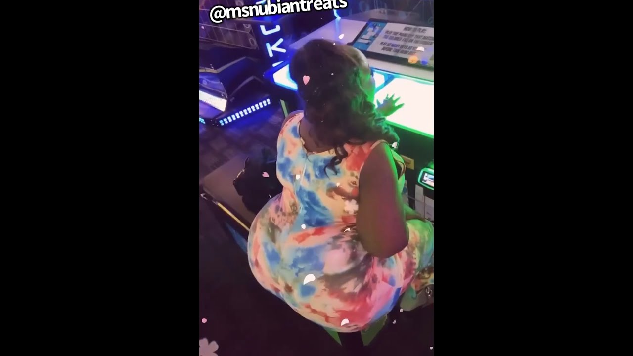 Hey boo did u miss Ms Nubian treats I’m back rite now I’m on da piano 🎹 ...