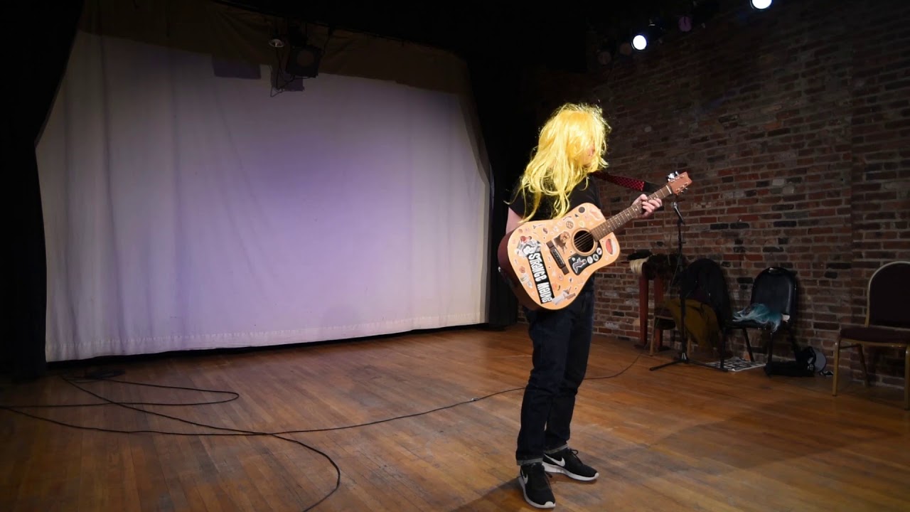 Kyle Gordon at The Brooklyn Comedy Collective - YouTube