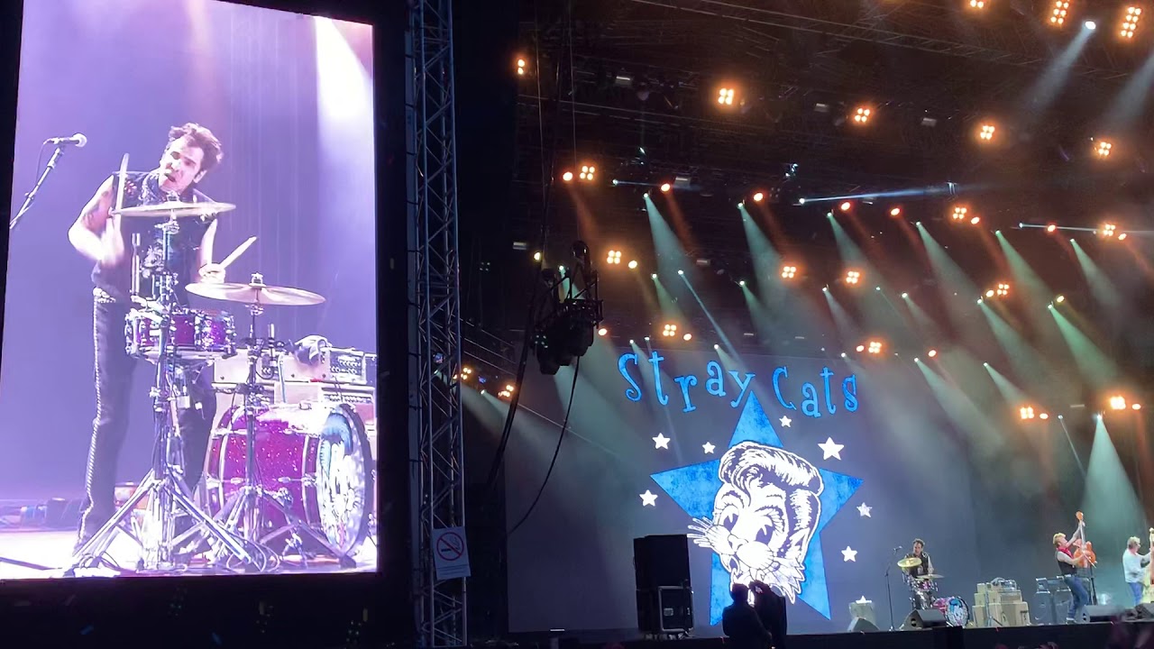 Stray Cats: Rock This Town - YouTube