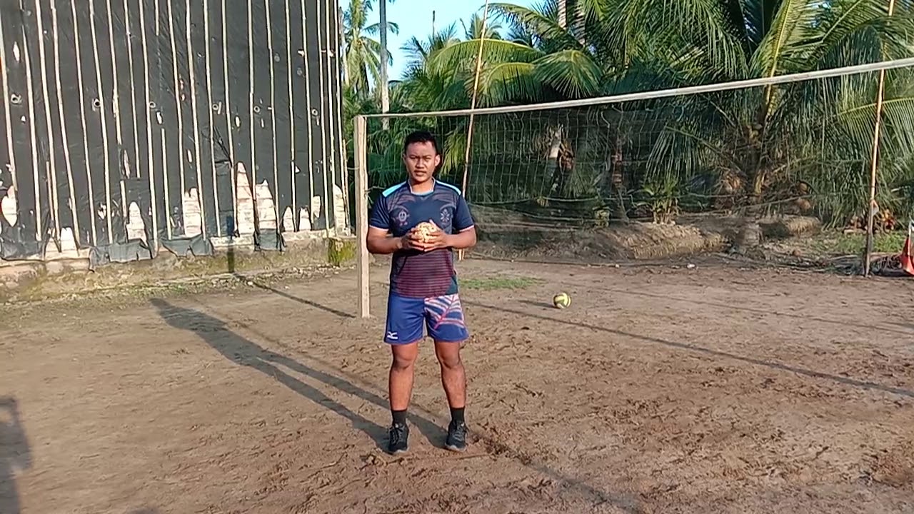 Sepak sila takraw - YouTube