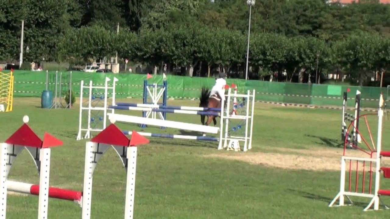 CHJ VILLARCAYO 20082010, LAURA GAMARRA Y GRILLOTTE A 1'20 - YouTube