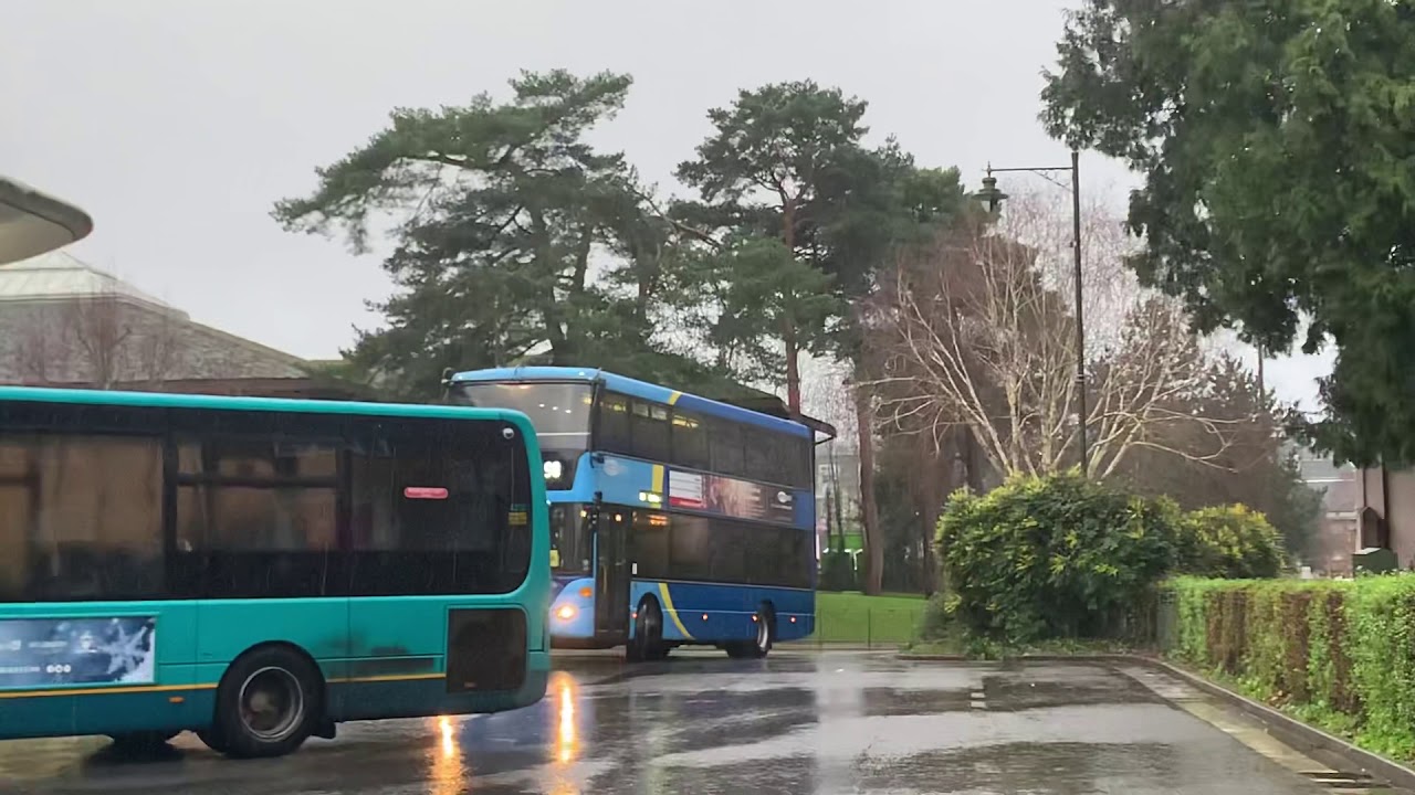 Metro Bus Route 98 Departing Horsham Bus station - YouTube