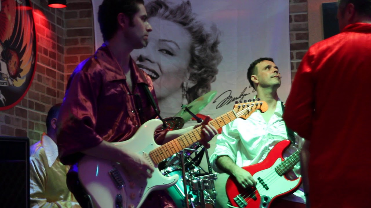 Le Freak Cover Disco Rock Band e Gracy Padilha - YouTube