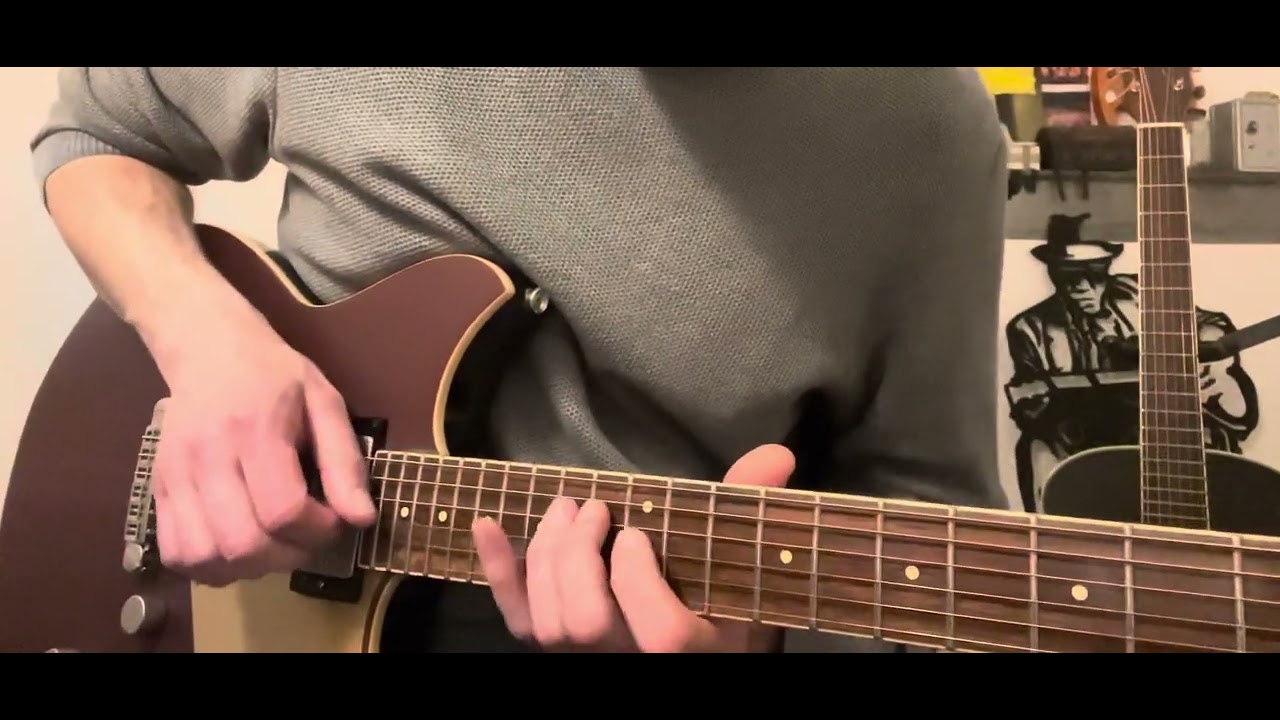 4 minutes quiet dorian mod with the Yamaha Revstar | Clean sound - YouTube