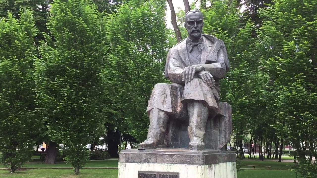 Statuia lui George Cosbuc din parcul municipal Bistrita - YouTube