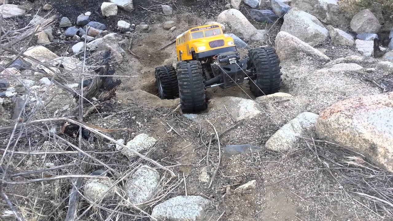 Redcat rockslide uses winch to climb steep terrain - YouTube
