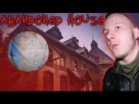 EXPLORING AN ABANDONED HOUSE AT NIGHT - YouTube