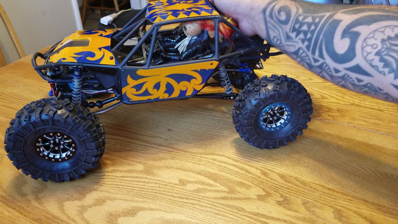 AXIAL RR10 BOMBER REVEAL - YouTube
