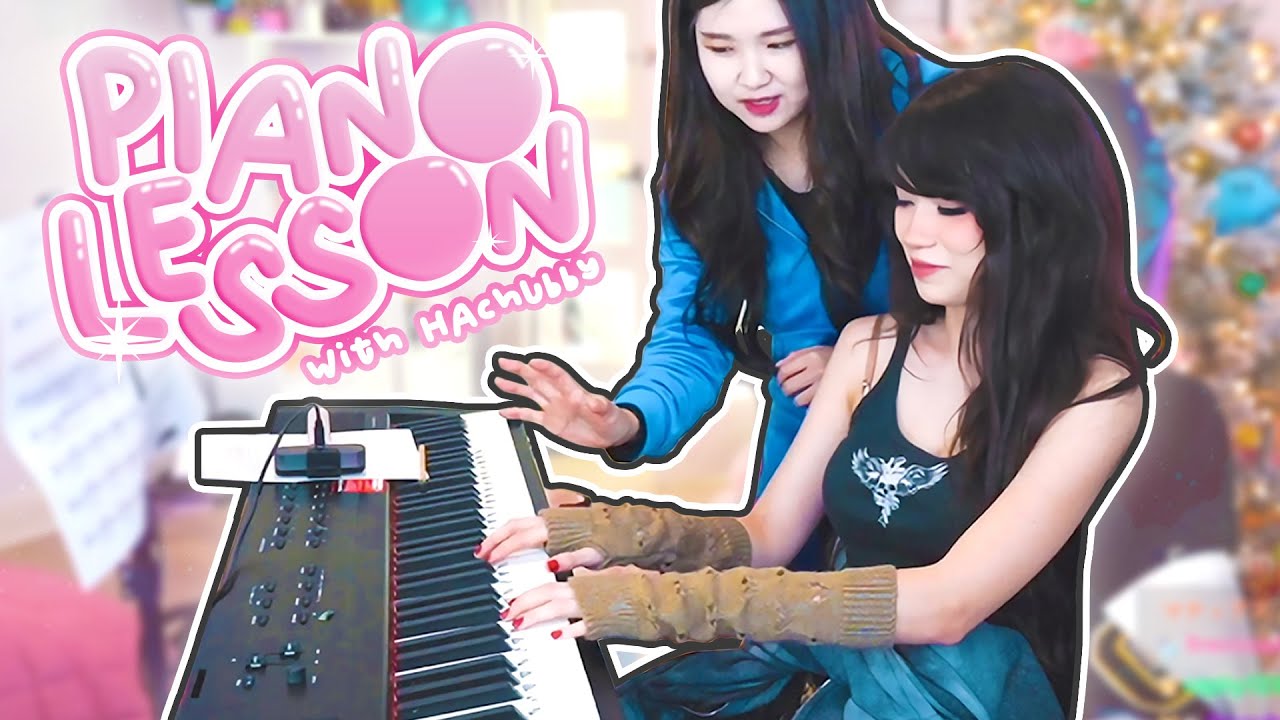Teaching Emiru how to play piano! - YouTube