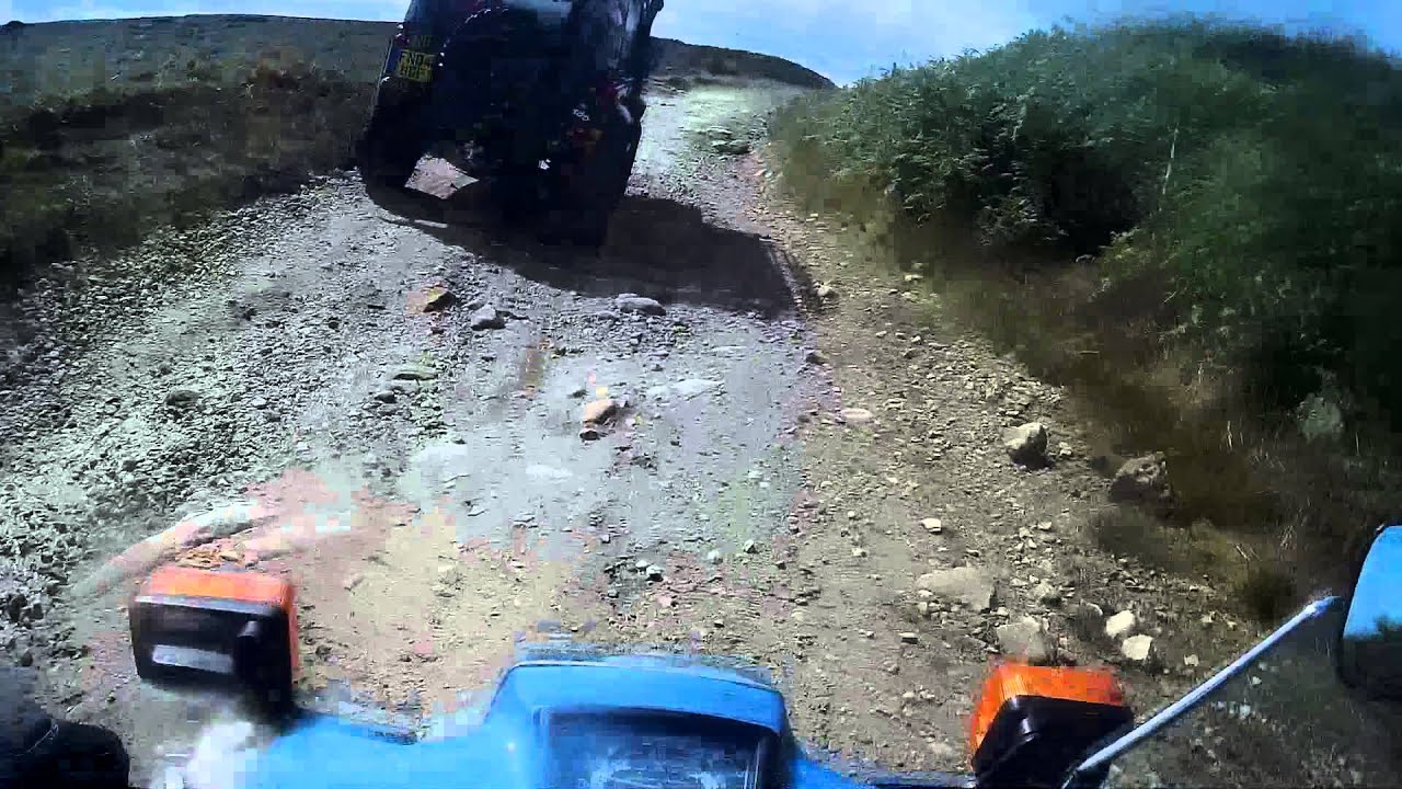 Overtaking Land Rover Off-Road - Honda C90 - YouTube