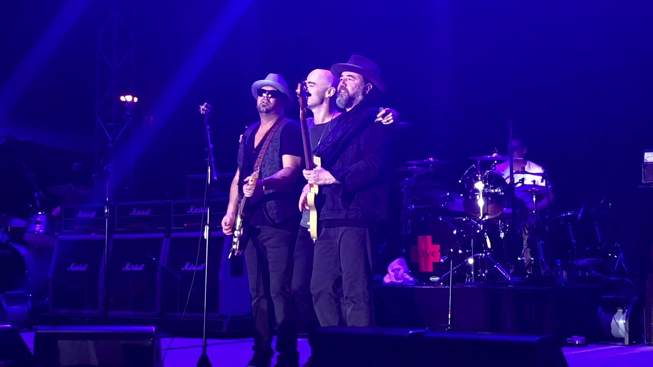 Live - Lightning Crashes, Live at Harrah's Stir Cove, Council Bluffs ...