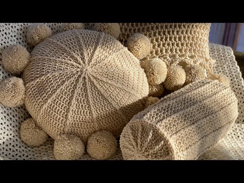 Ponponlu dekoratif yastık