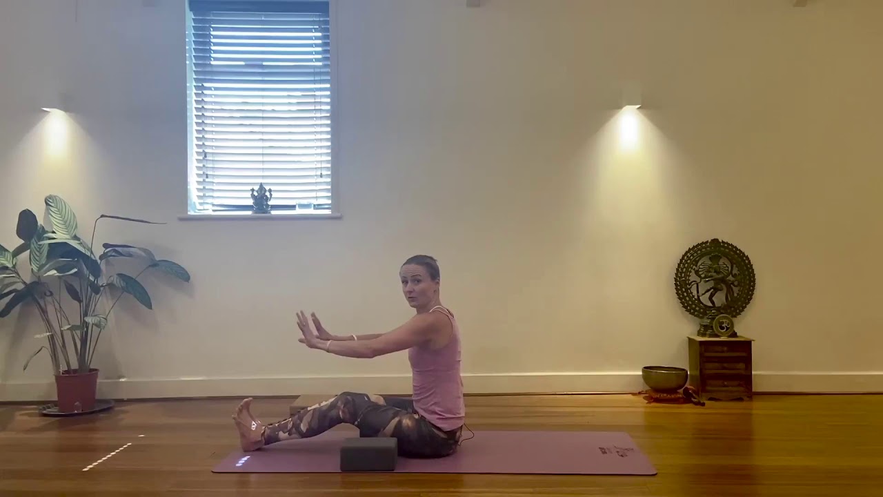Vinyasa Flow Yoga with Yulia ~ Mellow Hatha Flow - YouTube