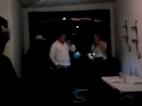 Edhem y Junior - Abeja Reyna - YouTube