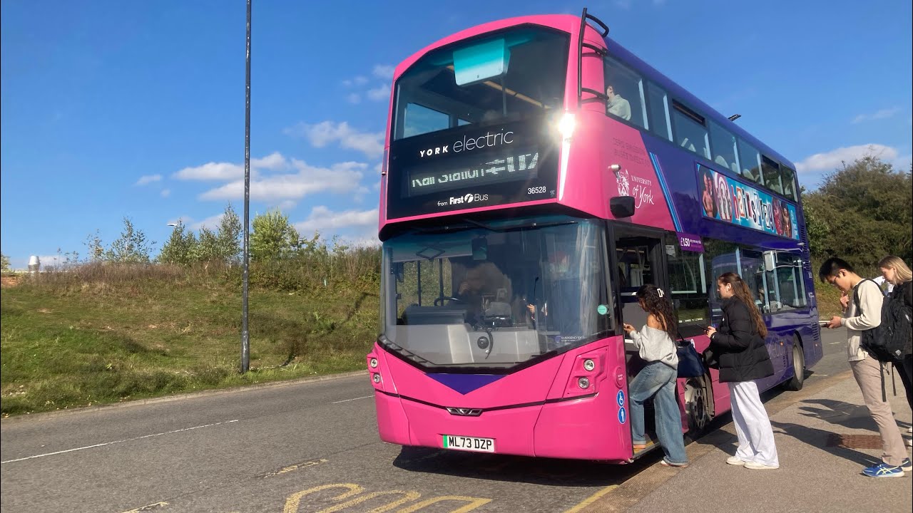 Short ride of ML23 DZP 36528 On The U2 To University Of York Campus ...