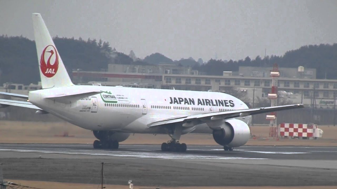 JAL Boeing 777-246/ER JA707J CONTRAIL Take off at Narita - YouTube