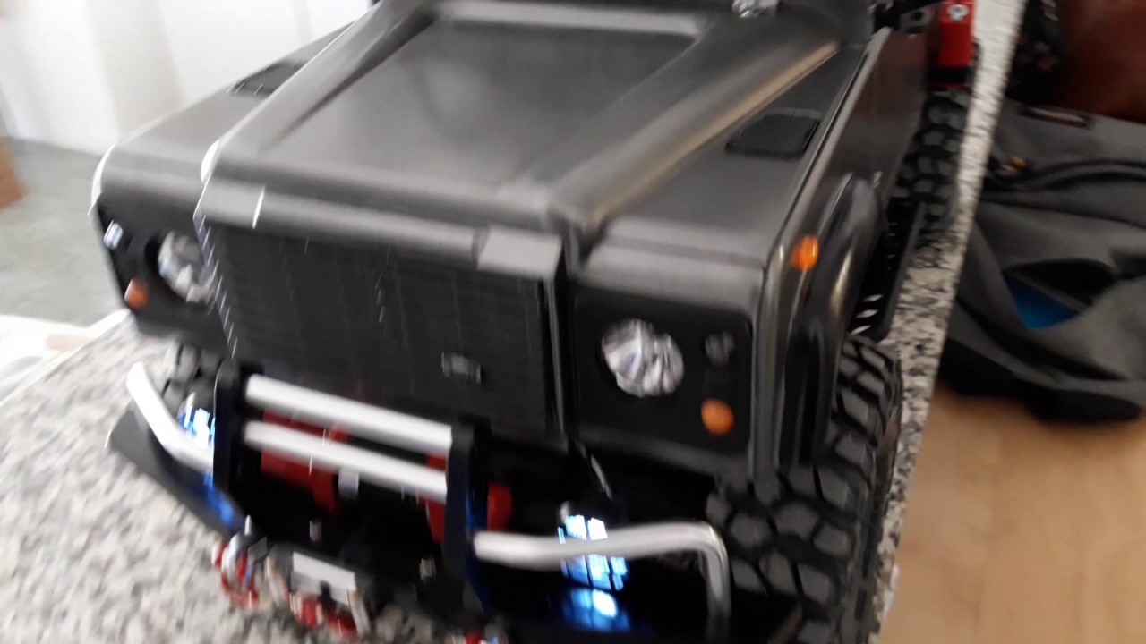 First attempt with axial scx10 frame on a Boom Racing LR defender ...
