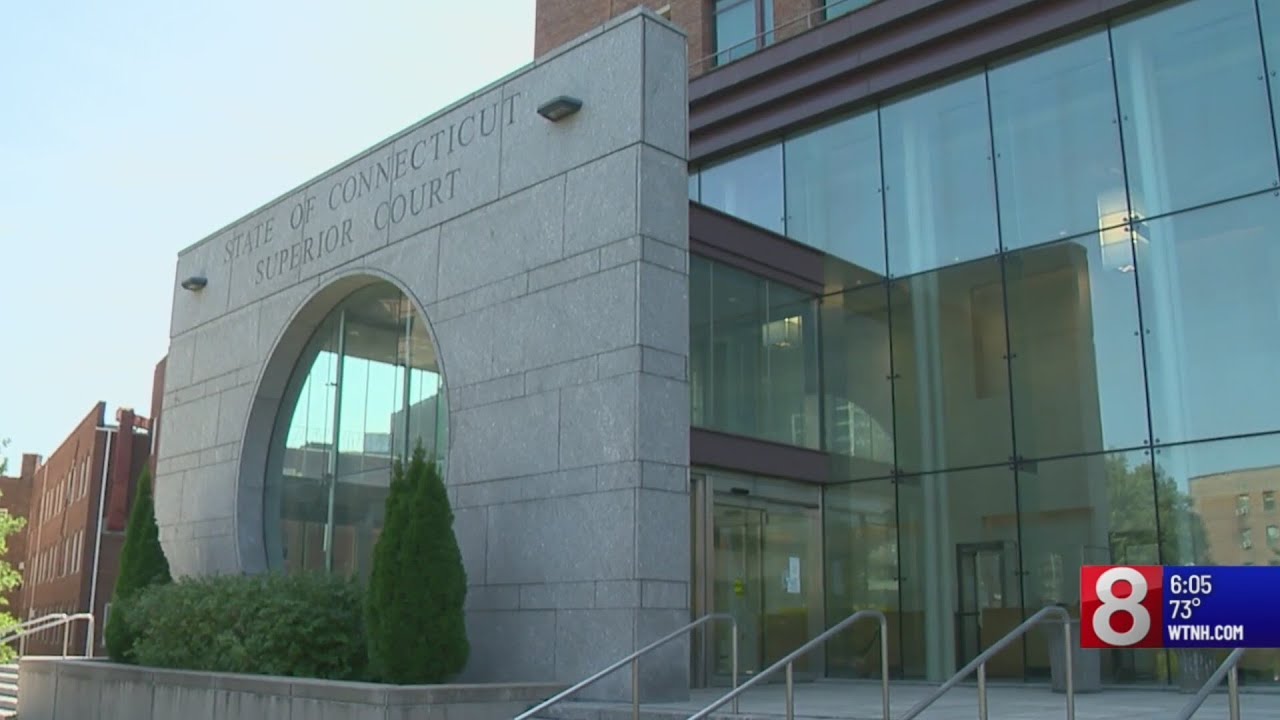 Michelle Troconis to appear in court for contempt charge - YouTube