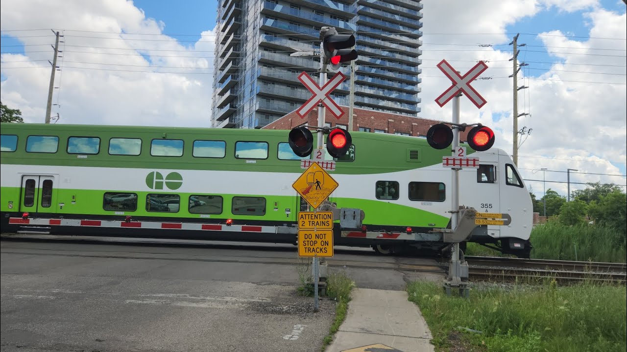 GO Train at Double railway crossing in Mississauga, Ontario - YouTube