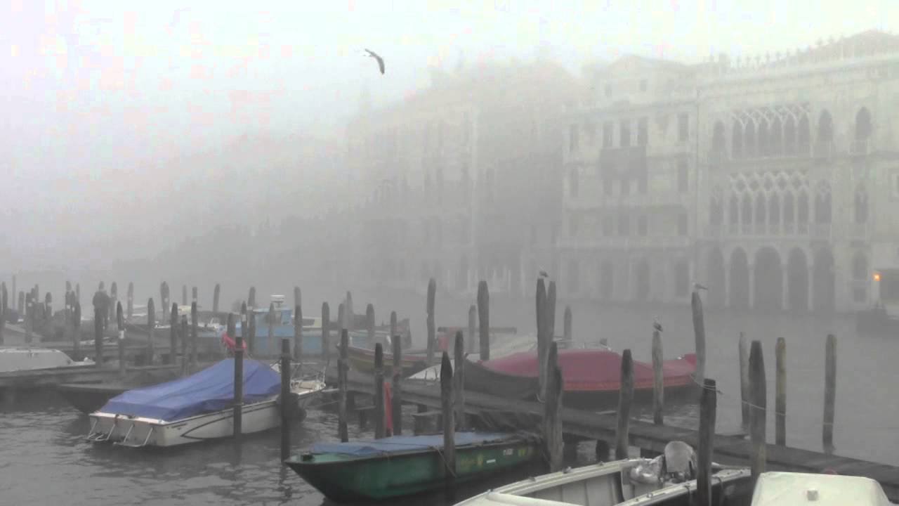Venice in the fog - 13 december 2013 (video). - YouTube