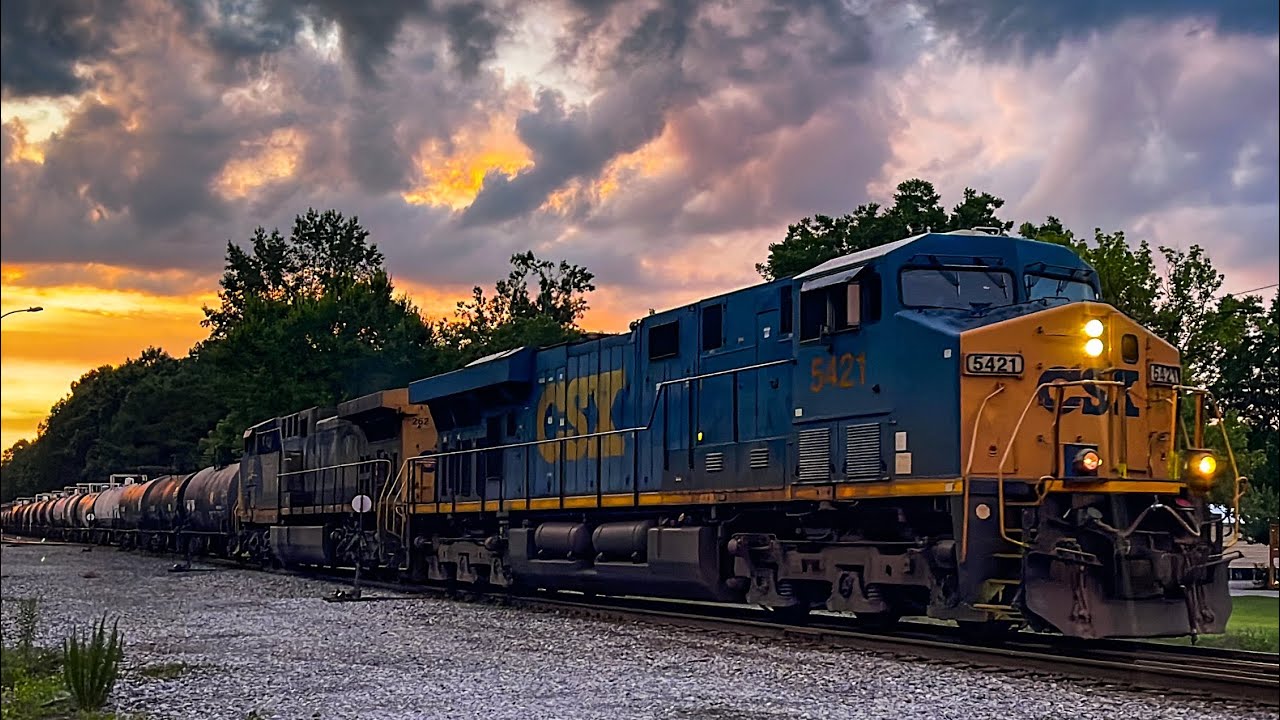 CSXT L234.21 ES44DC 5421 YN2 AC44 262 seen on the CLNA pacing on main ...