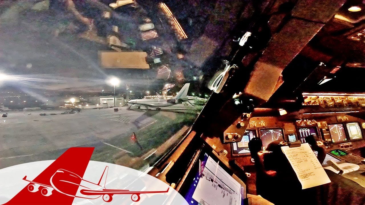 Boeing 747-400 Night Take-Off Quito - Cockpit View TIMELAPSE - YouTube