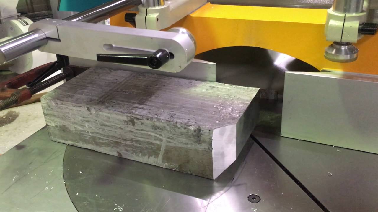 Luna ACK550 Aluminium Billet Cutting Large Capacity Mitre Saw - YouTube