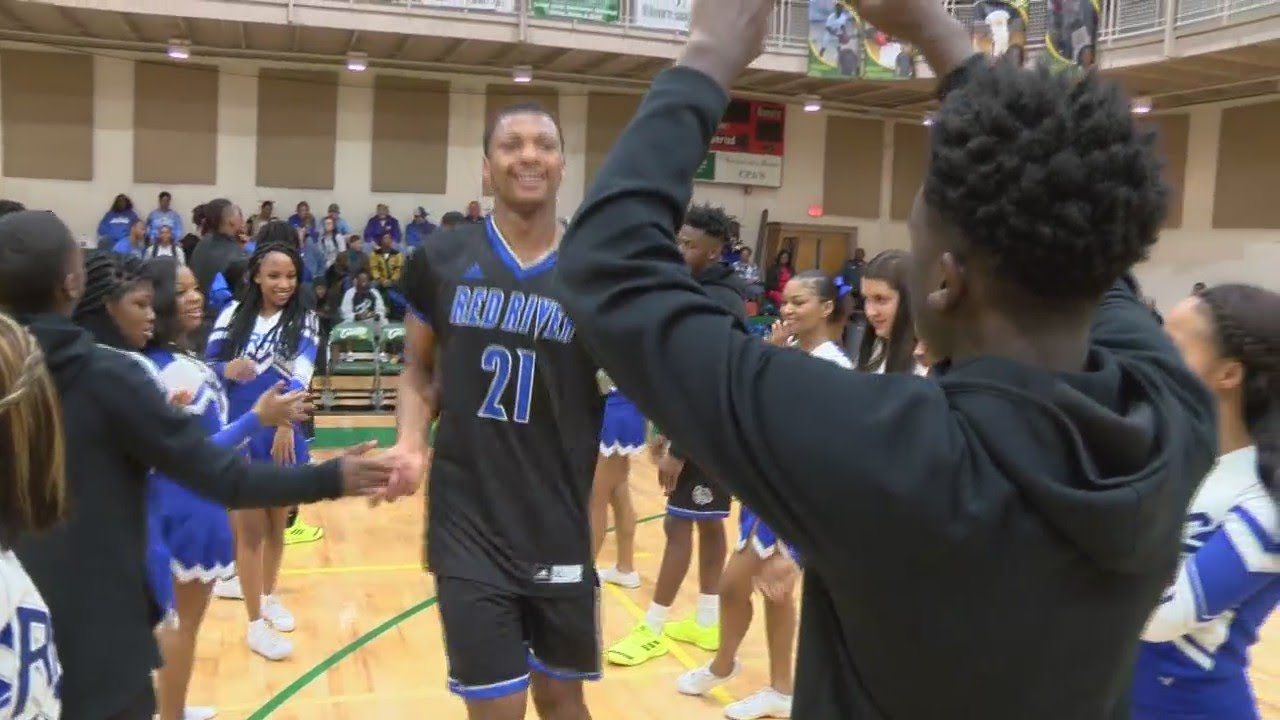 Red River tops Calvary on the basketball court - YouTube
