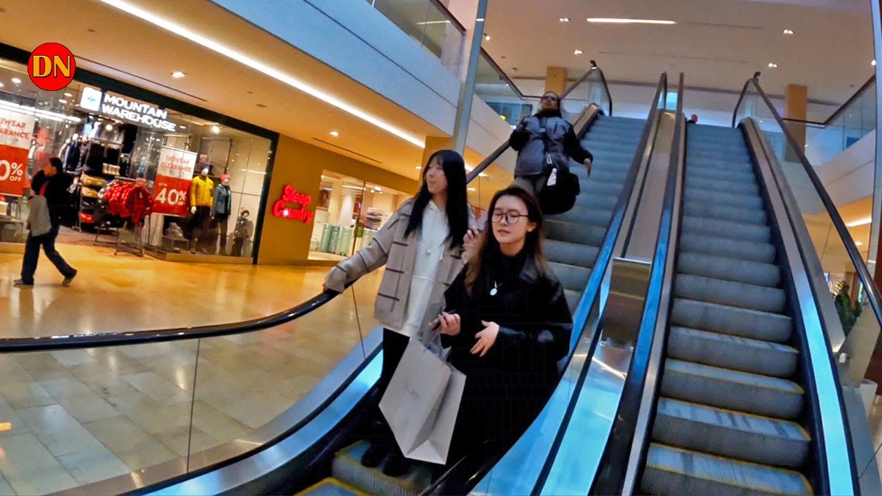 Toronto / Square One Shopping Mall - YouTube