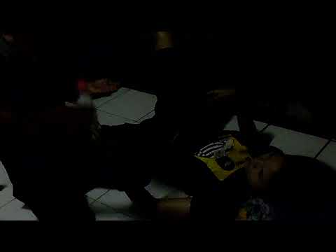 pijat urut perut dan pinggang gadis cakep habis latihan dan olah raga