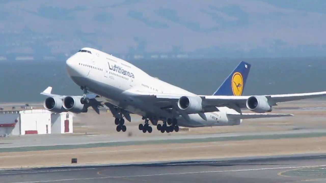 SFO Plane Spotting: Lufthansa Boeing 747 Takeoff - YouTube